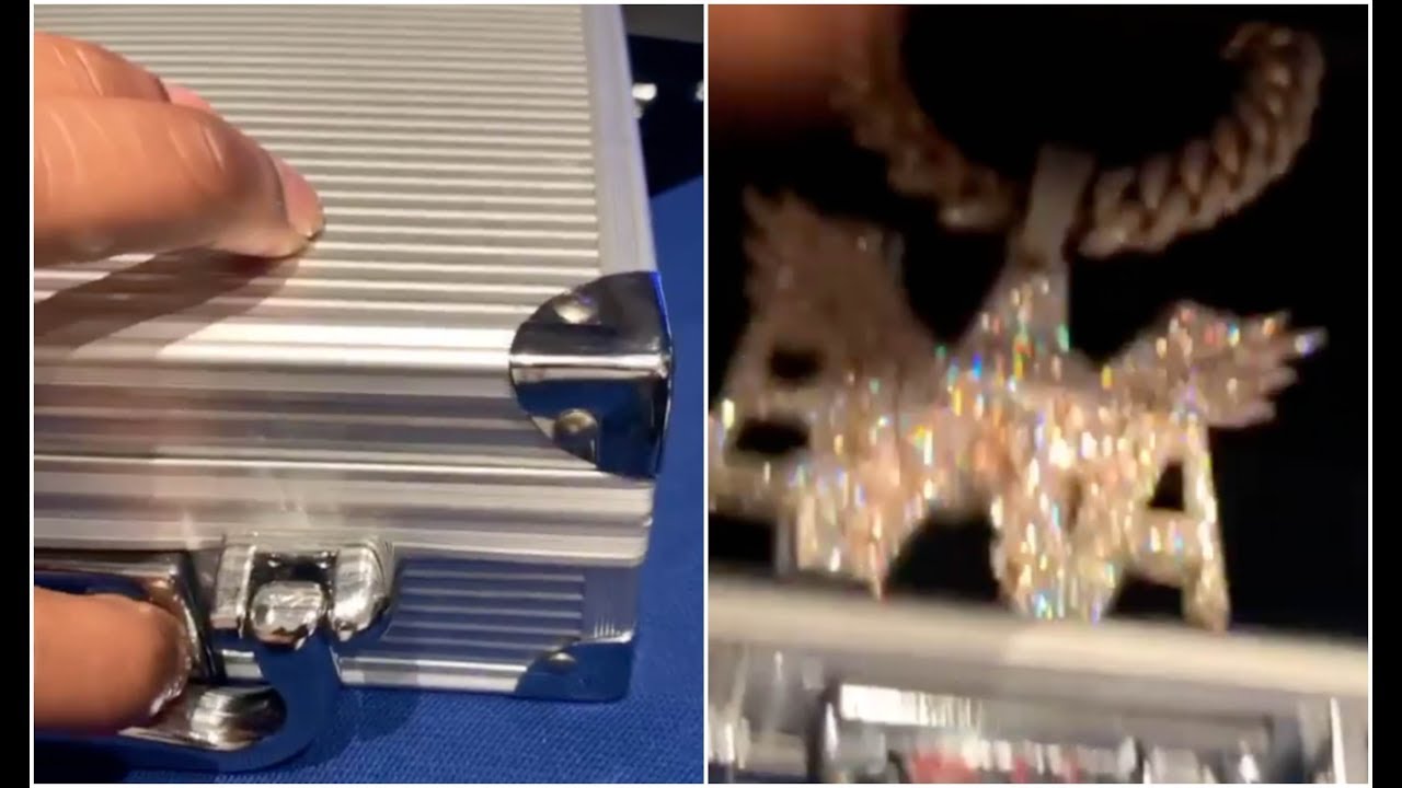 Kevin Gates Send Briefcase To Moneybag Yo With $500K BWA Chain - YouTube