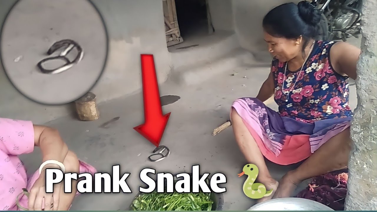 Pranks on Aunty 😂🤣| Chibuk pranks |@badhang48 - YouTube