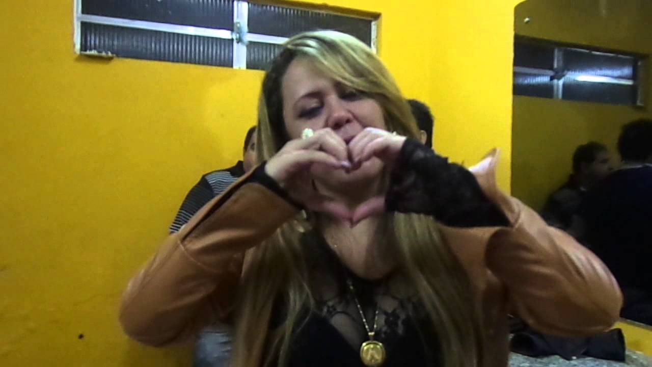 Michelle manda beijo pro fã-clube Fascinados por Michelle Melo - YouTube