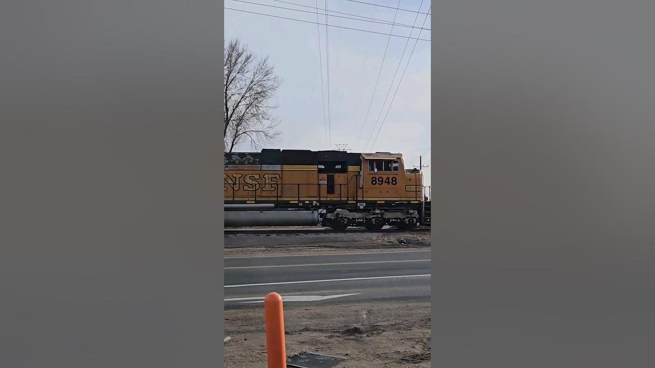 BNSF #8948 H2 SD70MAC Heading into Fort Carson, Colorado, to be Repaired! - YouTube