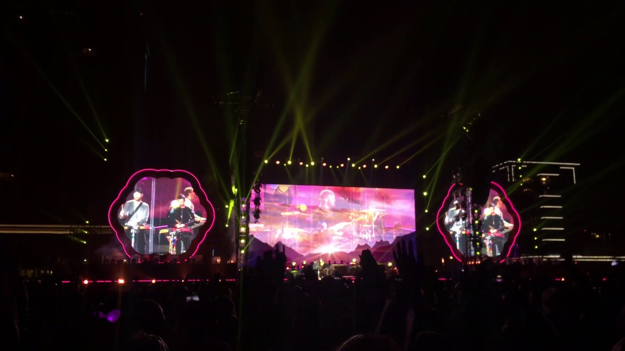 Coldplay-hymn for the weekend - YouTube