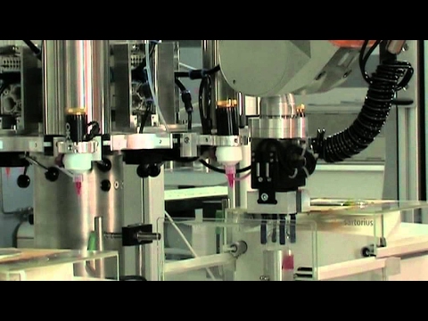 A quick mix: Robots help speed up the development of new materials ...