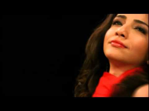 Öykü & Berk - Evlerinin Önü Boyalı Direk [Klip].avi