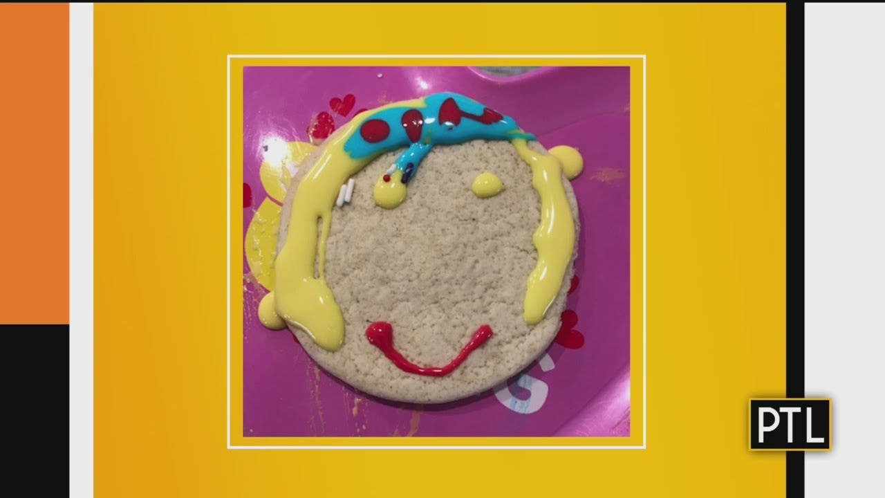Heather's Kids Decorating Smiley Cookies! - YouTube