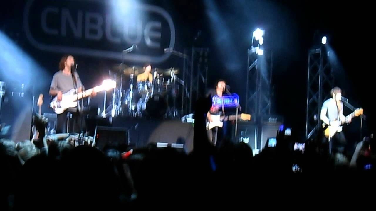 220912 CNblue concert in London (2) - YouTube