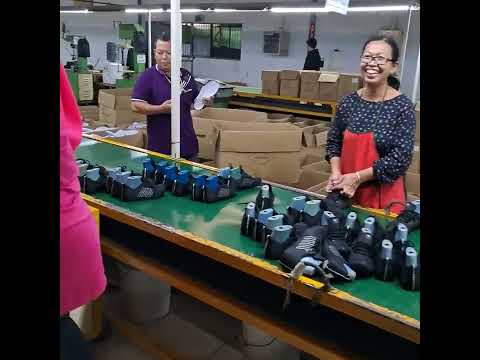 Study Tour ke Pabrik Sepatu Tomkins | Dokumentasi