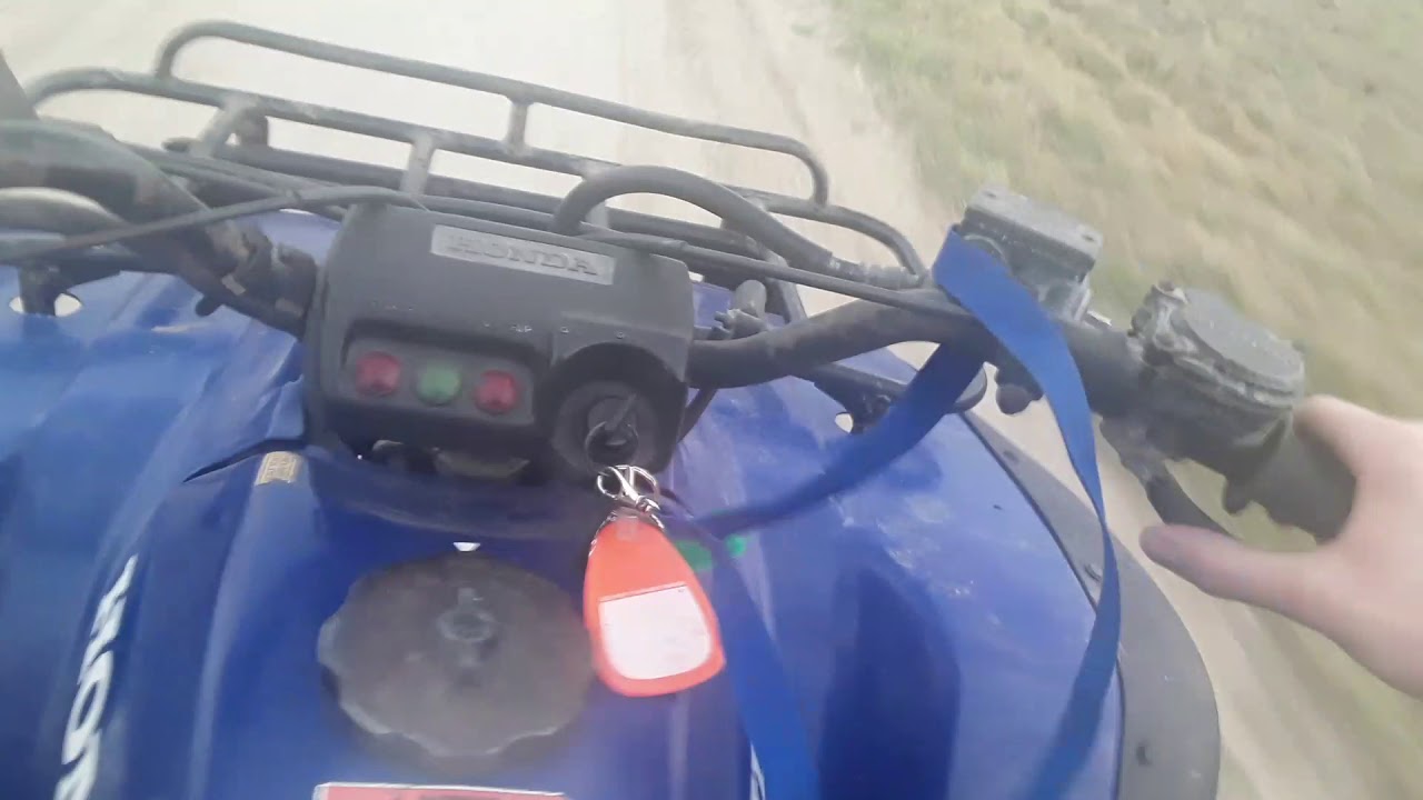 Riding my Honda fourtrax 300 - YouTube