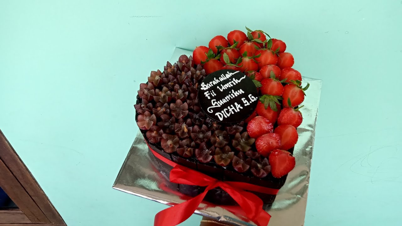 kue tart coklat toping buah strobery dan anggur - YouTube