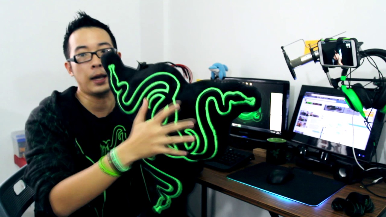 RAZER PLUSHIE - YouTube