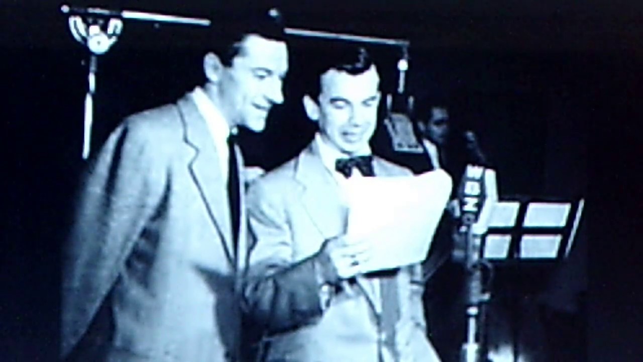 Ray Dorey: "There's a Train Out For Dreamland" (1947) - YouTube