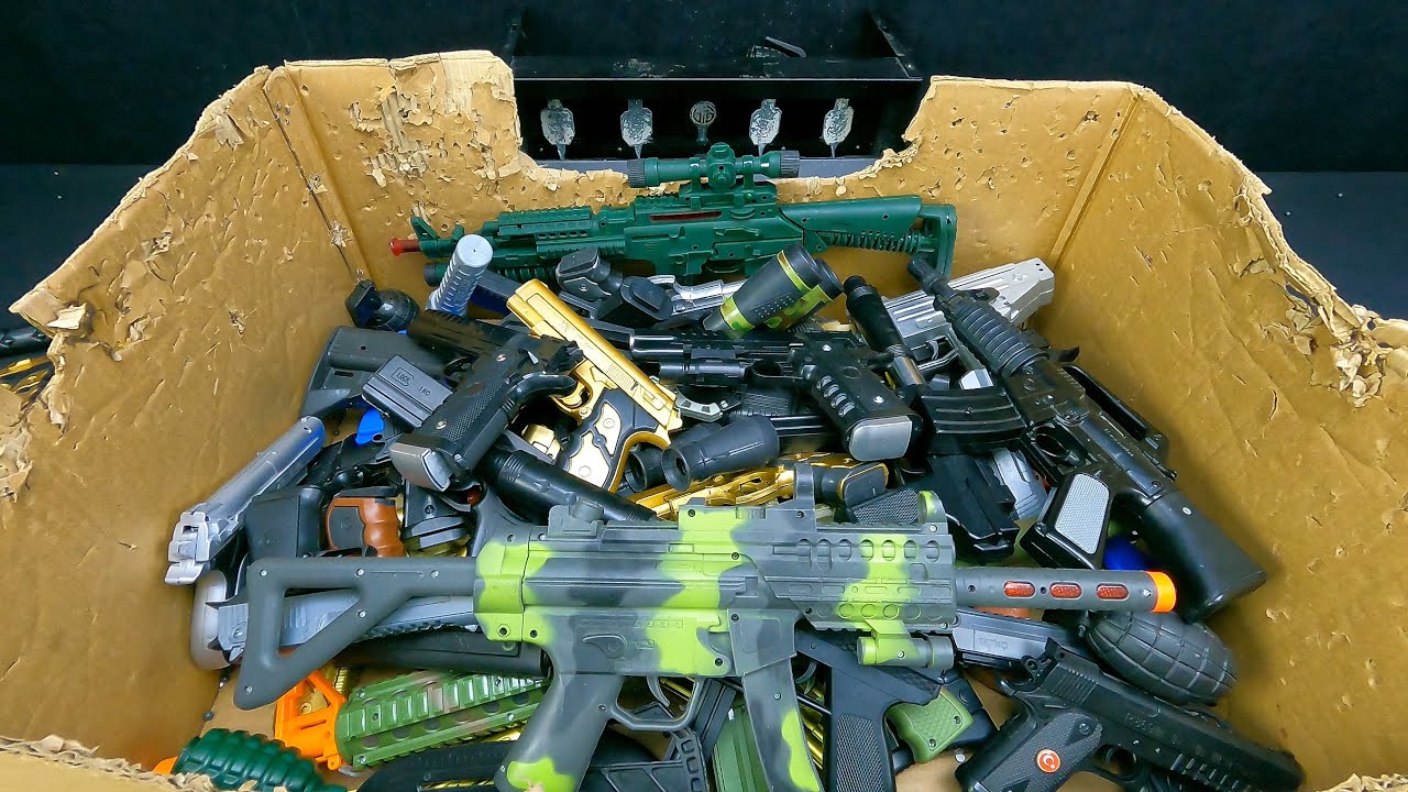 Assault Rifles, Black Realistic Guns, Capsule Detonator and Bead ...