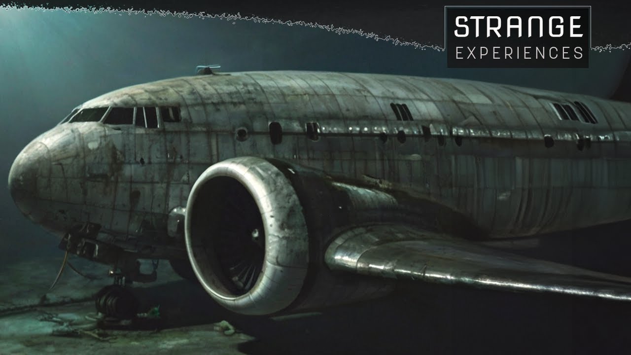 A Commercial Pilots STRANGE encounter with a GHOST Plane / Phantom ...