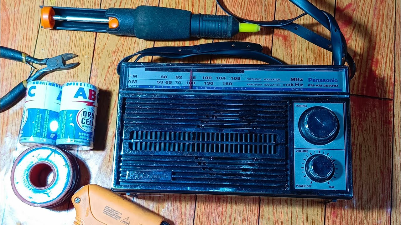 Servis radio panasonic model RF-5270@frengky production - YouTube