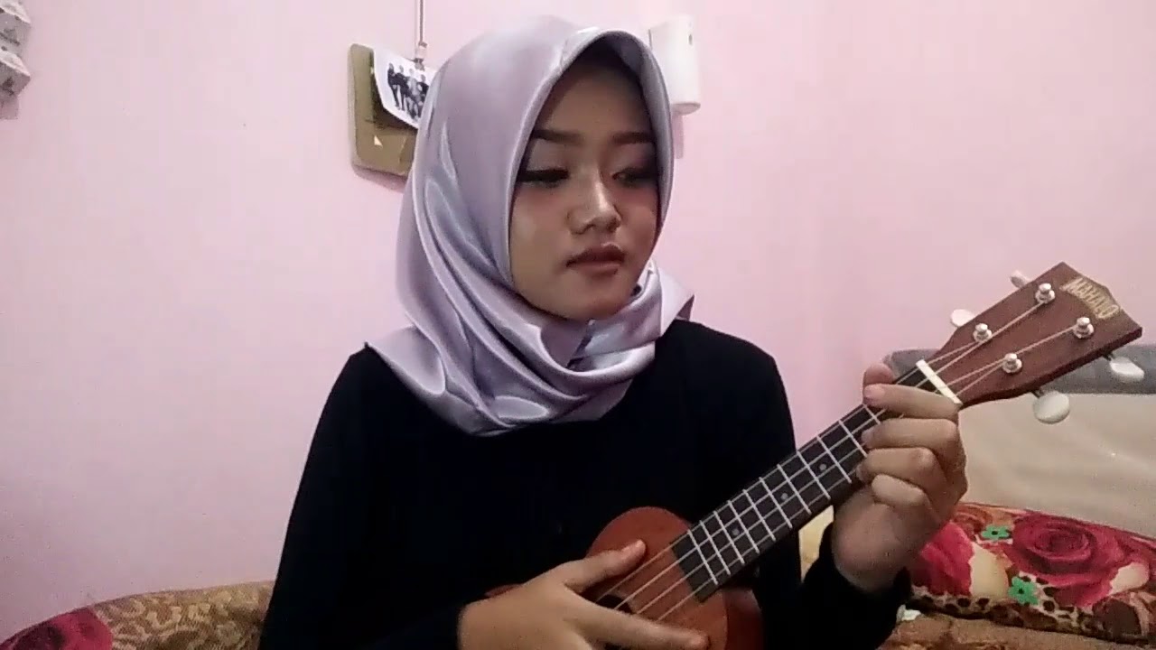Price Tag - Ukulele Cover. (easy : using mahalo) By : GraitaAmbar - YouTube