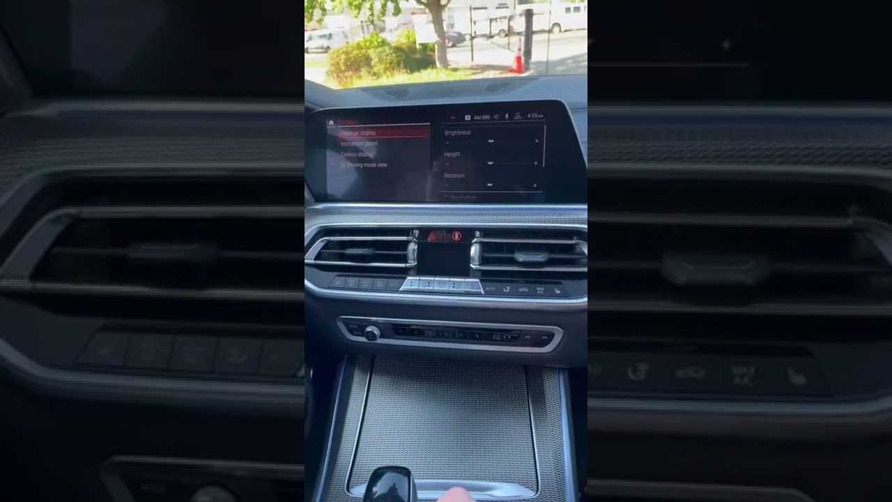 How to configure your Heads Up Display (HUD) in an iDrive 7 BMW - YouTube