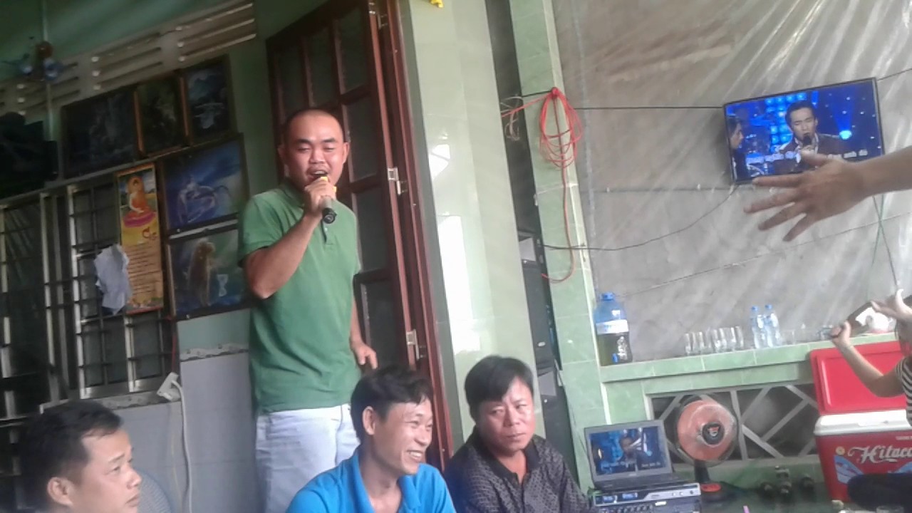 Hat dam gio tra bay - YouTube