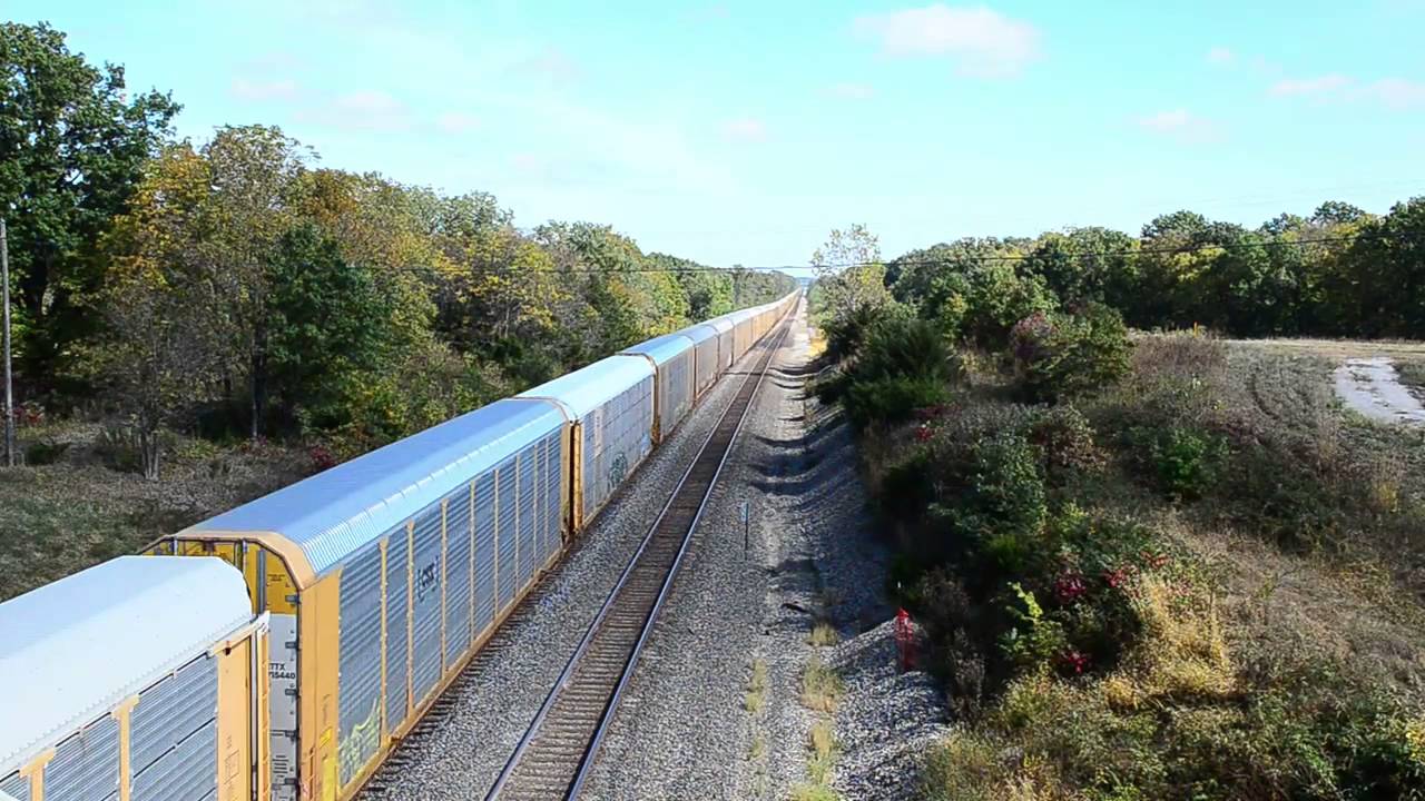 Fast Freight- 1.5 mile long train at Mendon, MO - YouTube