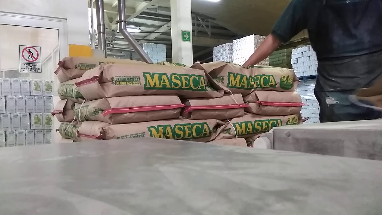 Estibado de sacos de maíz Maseca en tarimas 2 - YouTube