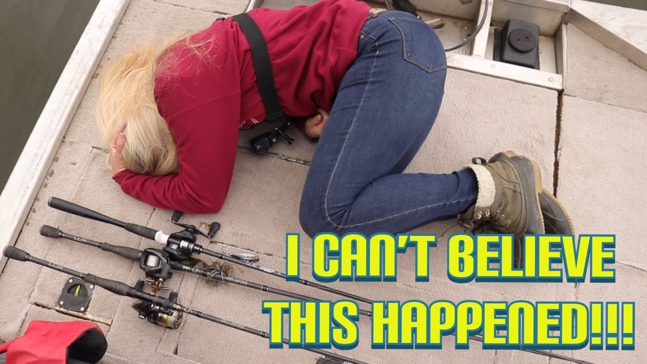 A SPIDER CRAWLED OUT OF HER EAR!!! What a RELIEF!!! - YouTube