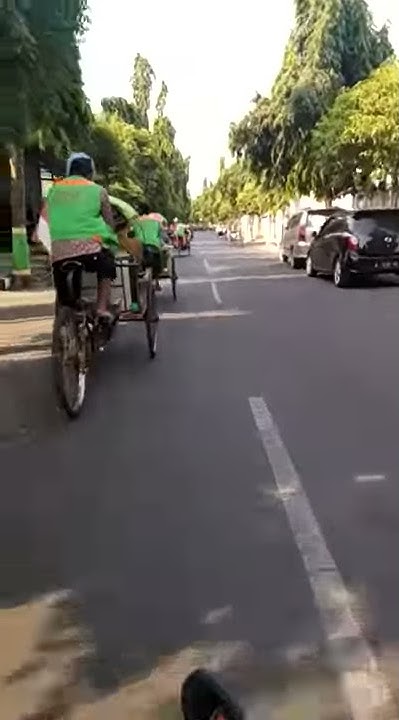 Naik becak balap d sunan bonang - YouTube