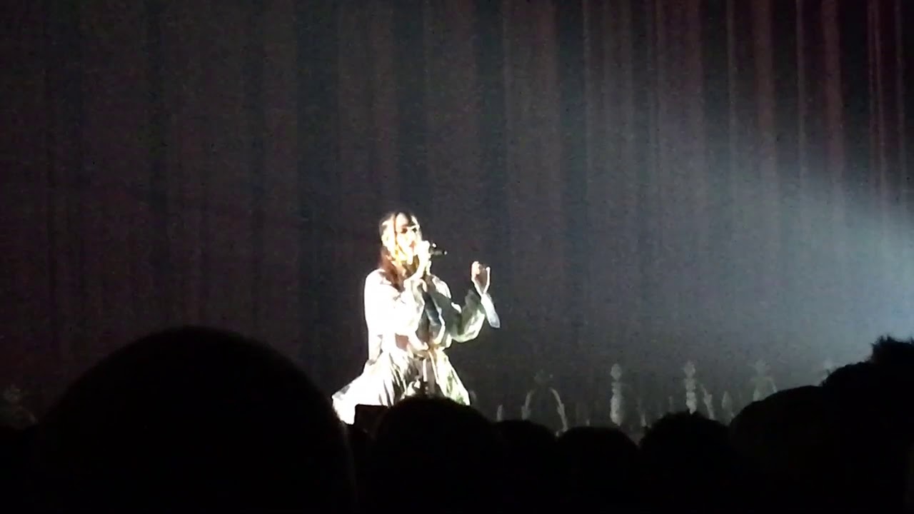 Cellophane (live) - FKA Twigs - Brooklyn - 11/21/19 - YouTube