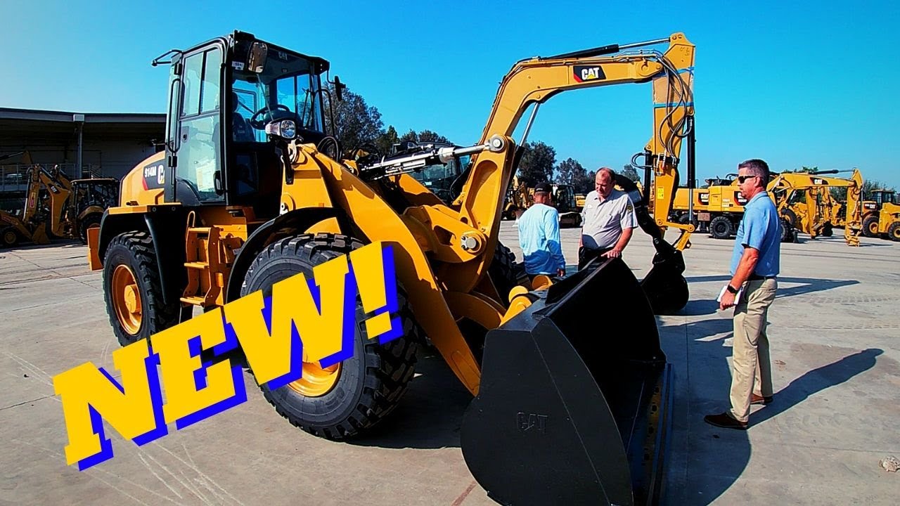 LOOKING AT A BRAND NEW CAT 914M - YouTube