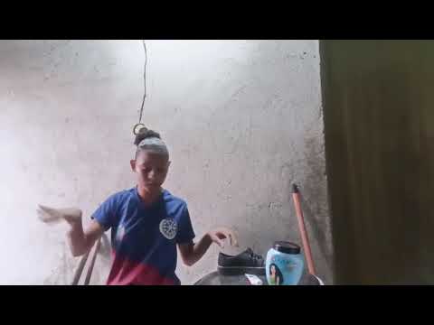 Sofia calção do seu sapato para ir para escola e contando o perrengue que ela passou