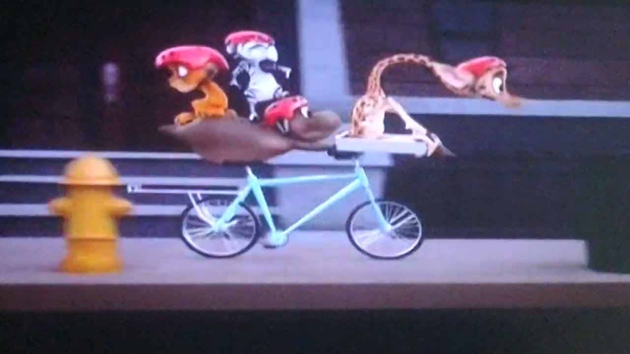 Madagascar A Little Wild Promo Family Jr - YouTube