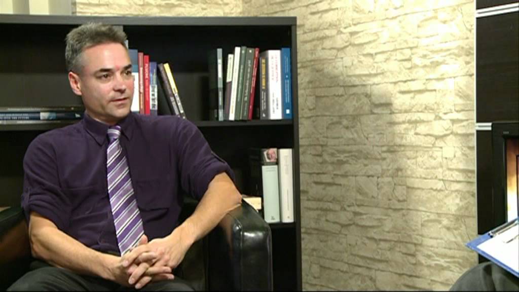 Erik De Bruyn in Actua Boeken (deel I) - YouTube