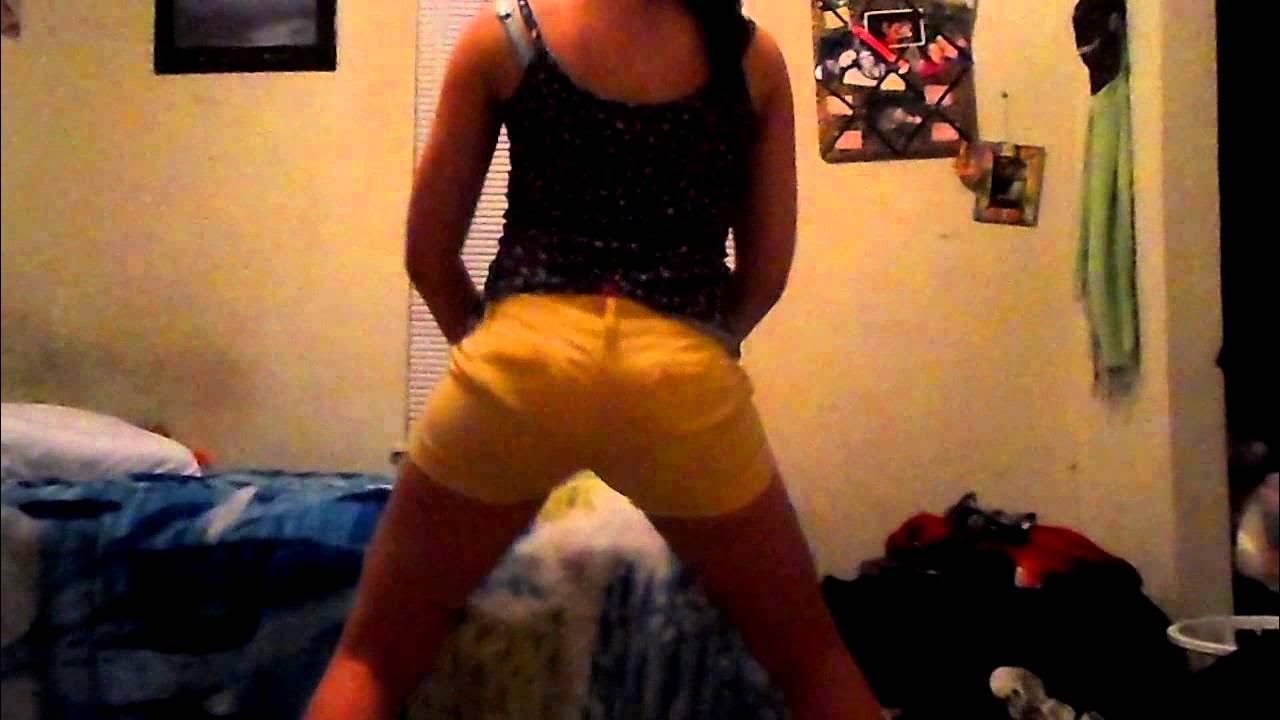 white girl twerk - YouTube