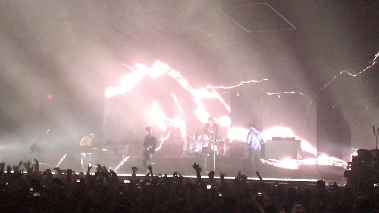 'milk' - The 1975 LIVE - YouTube