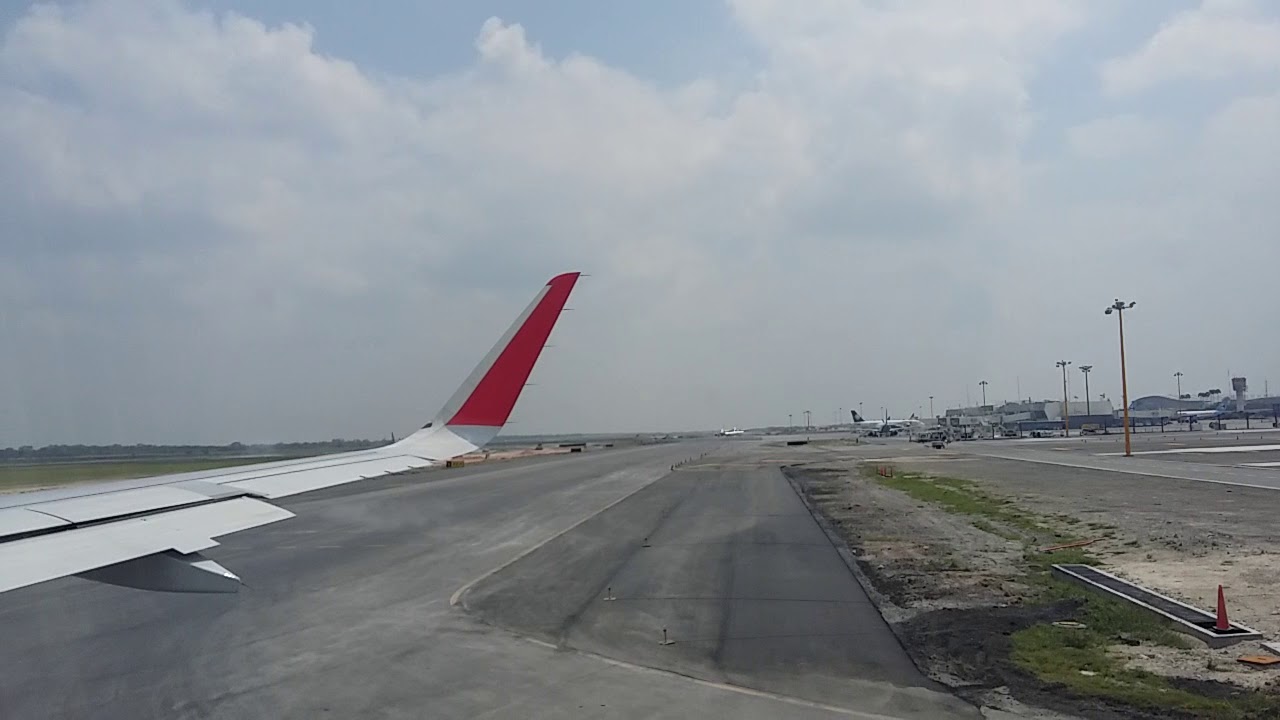 VIVAAEROBUS Monterrey Terminal C - YouTube