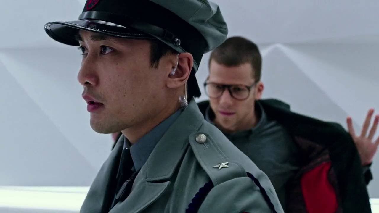 Card Throwing Scene - Now You See Me 2 (HD) - YouTube