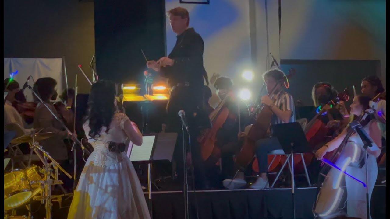 Living thing - ELO Live 2022 (Louis Clark Jr conducting) - YouTube