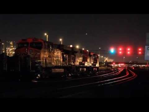Over 5,000 Tons! BNSF Steel Slab Train Roars to Life - YouTube