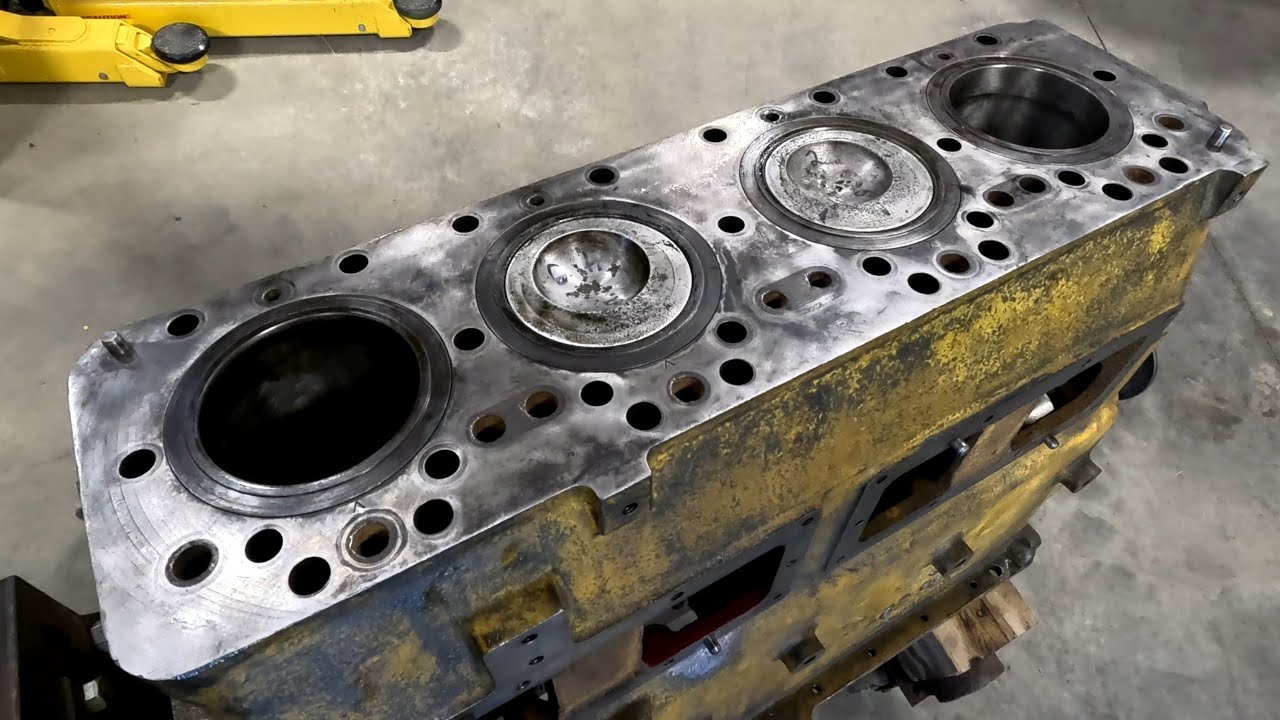 Pistons rods & rear main seal install Caterpillar D4 D4400 engine "Lil ...