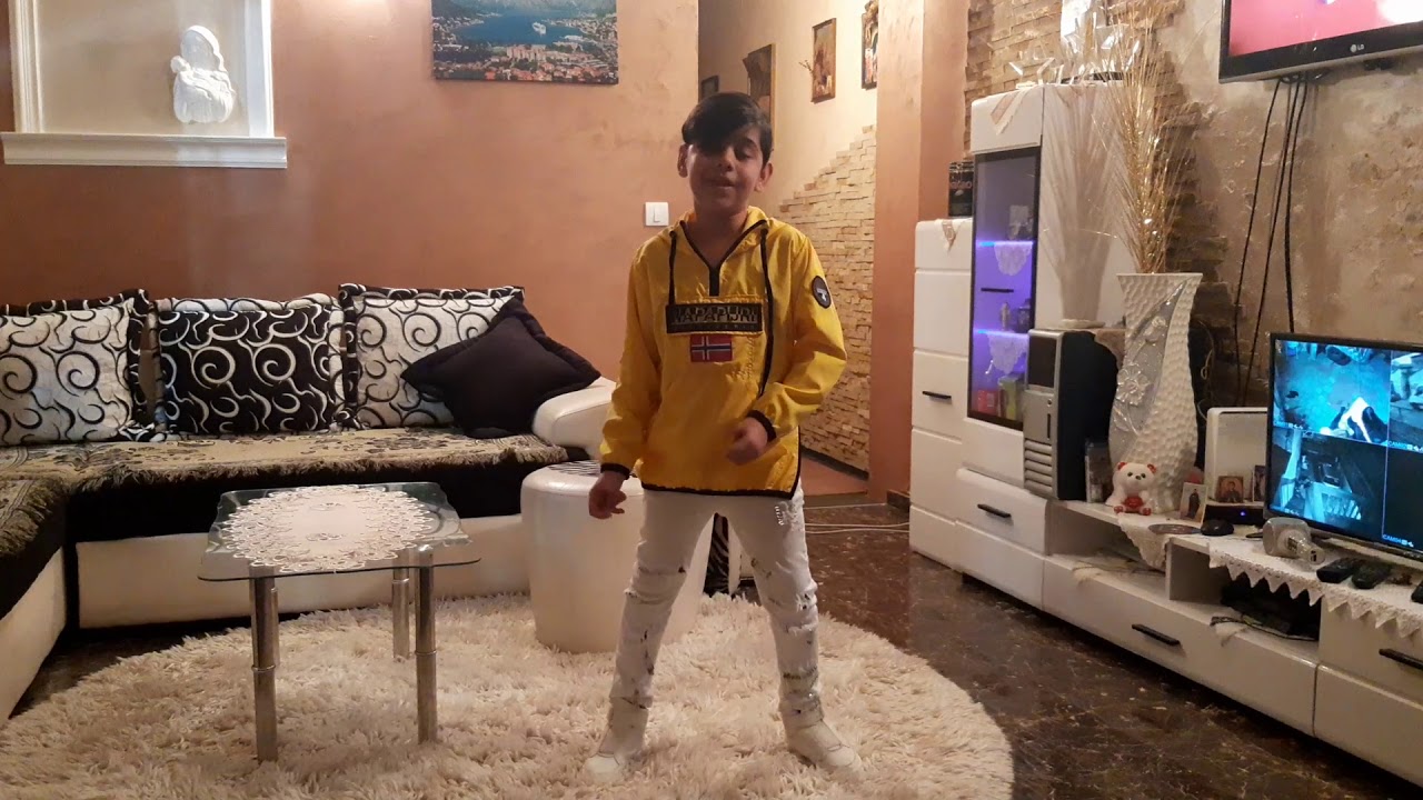 JEDNA STROFA I REFREN PREDIVNE PESME - YouTube