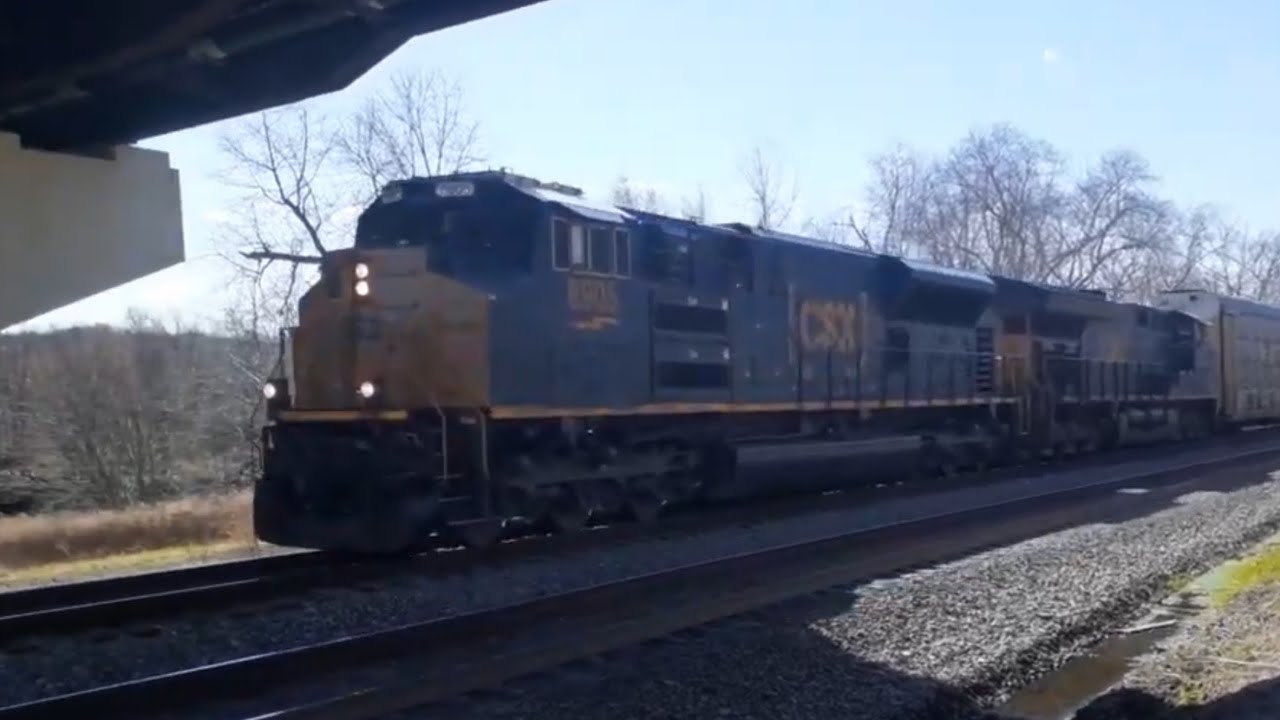 New EMD tier 4 "st70ah" leading auto rack train! - YouTube