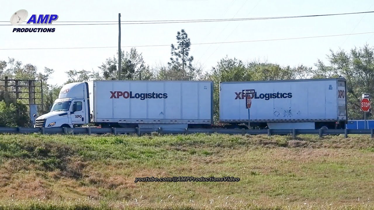 White Freightliner Cascadia XPO Wiggle Wagon | Truckspotting 41024 ...