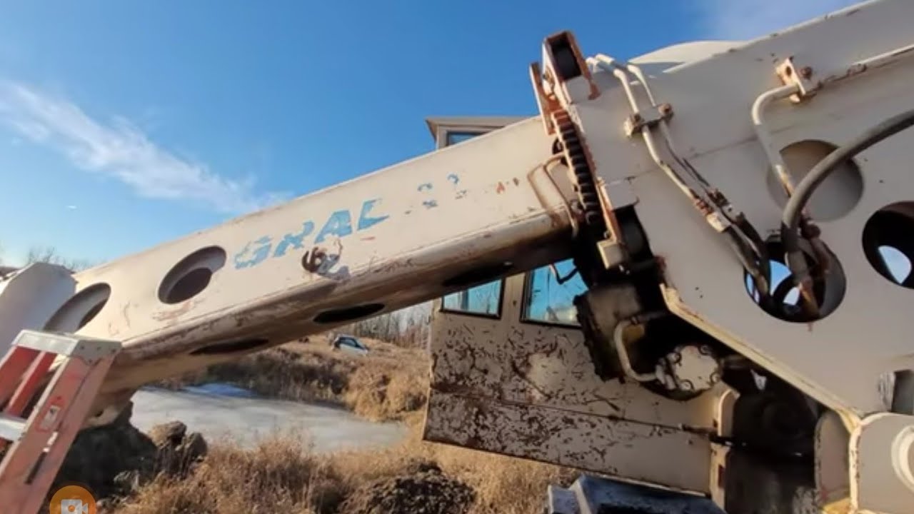 Changing A Hydraulic Hose on A Gradall G660 & Smart Cars - YouTube