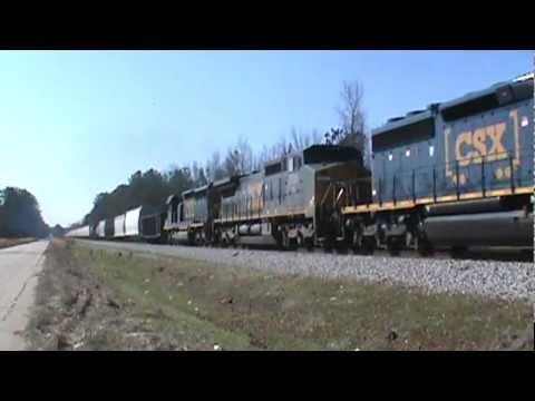 CSX 8049 leads CSX Q678-13 in Moreland, GA - YouTube