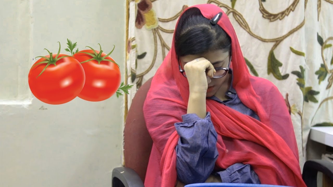 टमाटर खरीदने के लिए एक माँ ने ऐसा क्या किया ? | Samreen Ali - YouTube