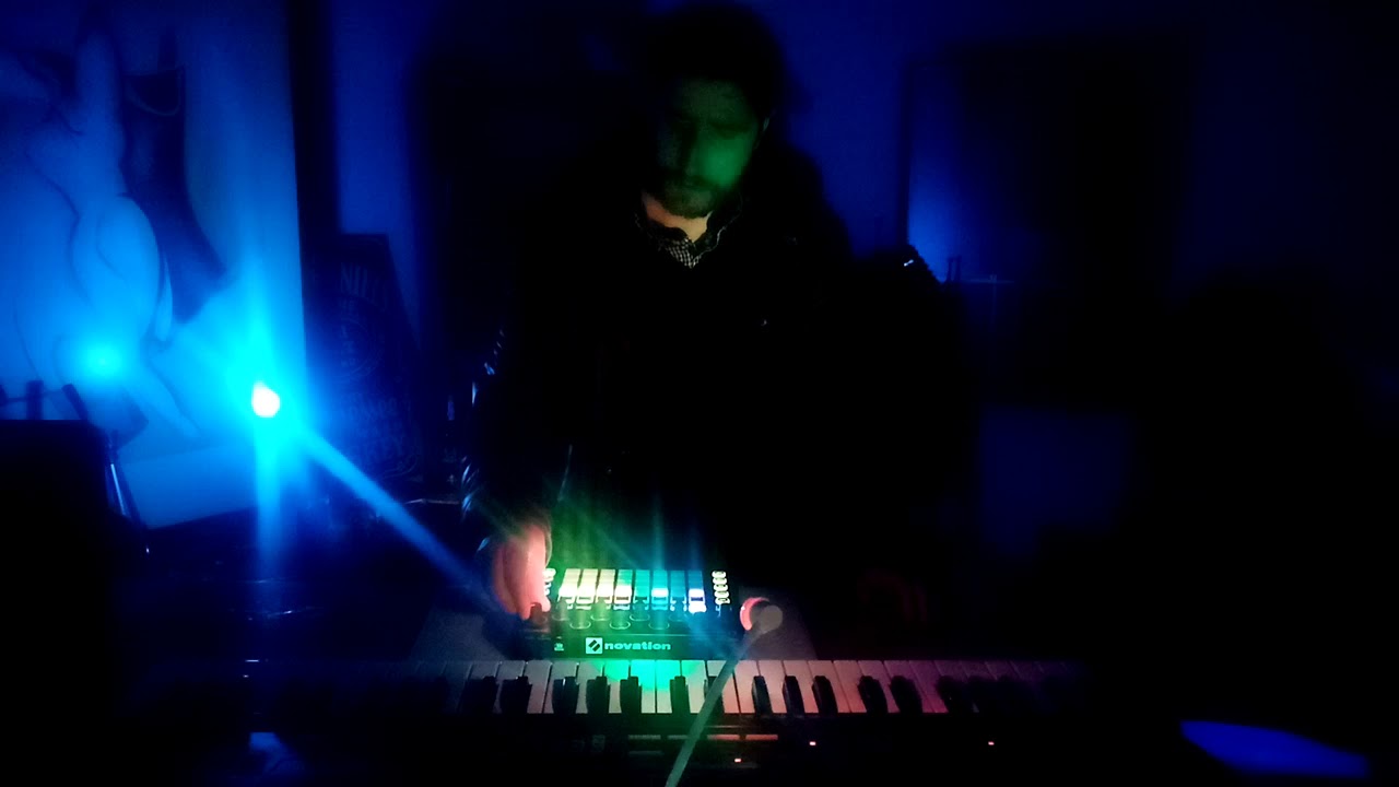 Techno Rebels 1;Novation circuit live John Paul in my basement - YouTube