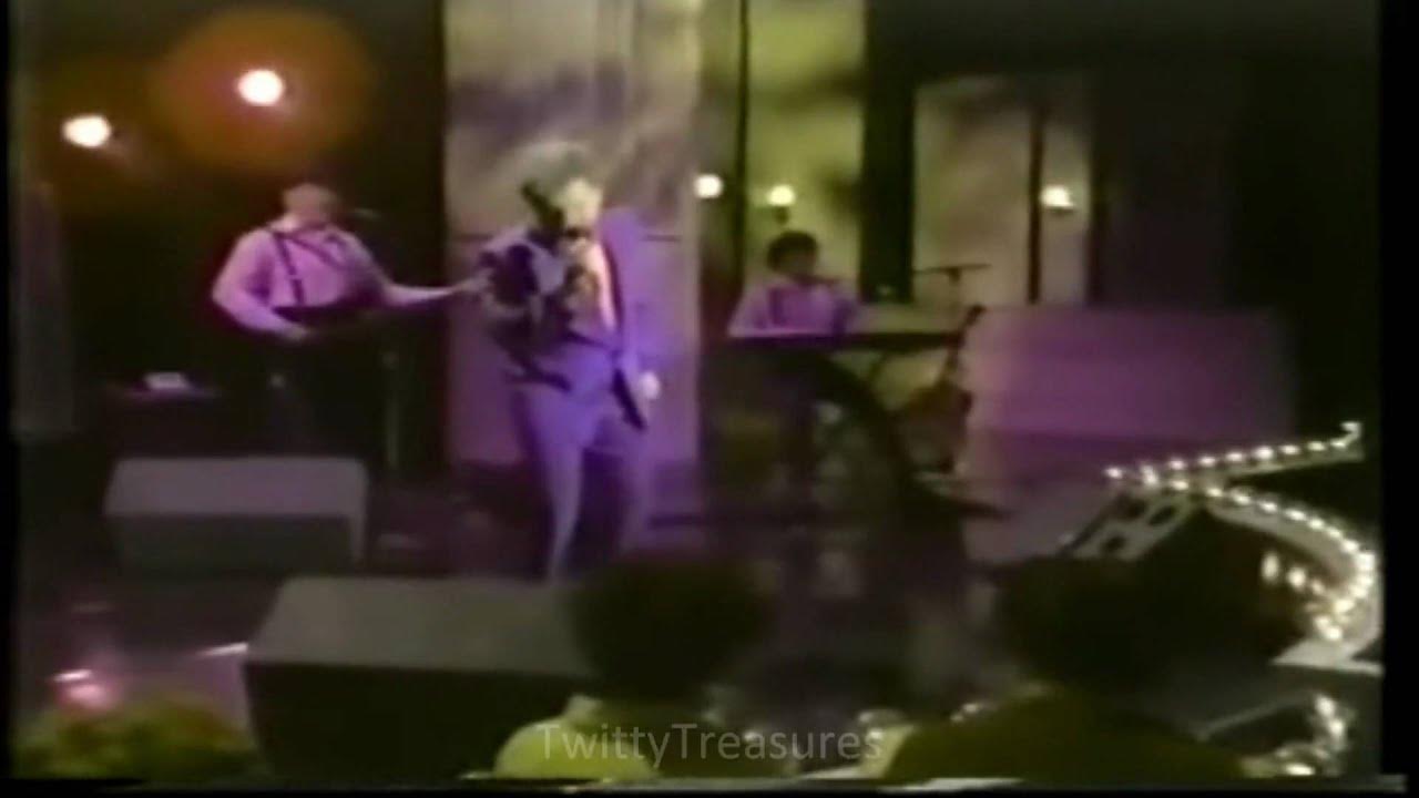 Conway Twitty - Goodbye Time (1991) Live HQ - YouTube