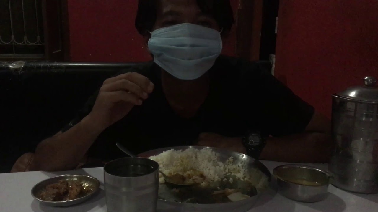 How to eat food without taking off face mask 😷 - YouTube