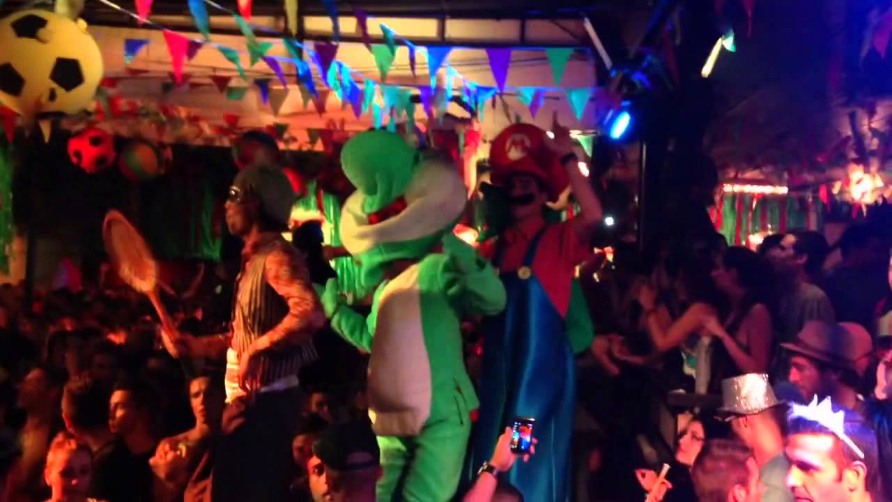 Row 14 Barcelona - YouTube