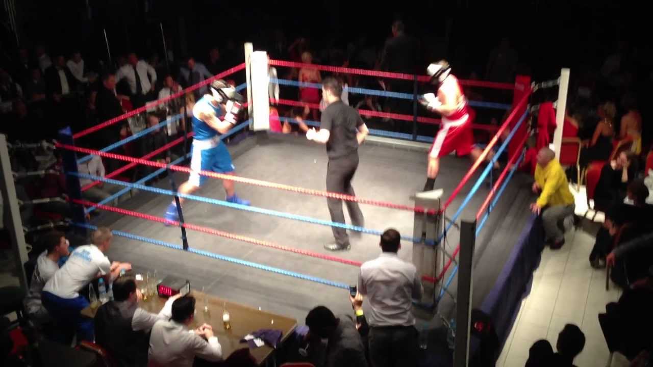 Oceana white collar boxing Dean Holloway Vs Gavin Roberts rnd 1 - YouTube