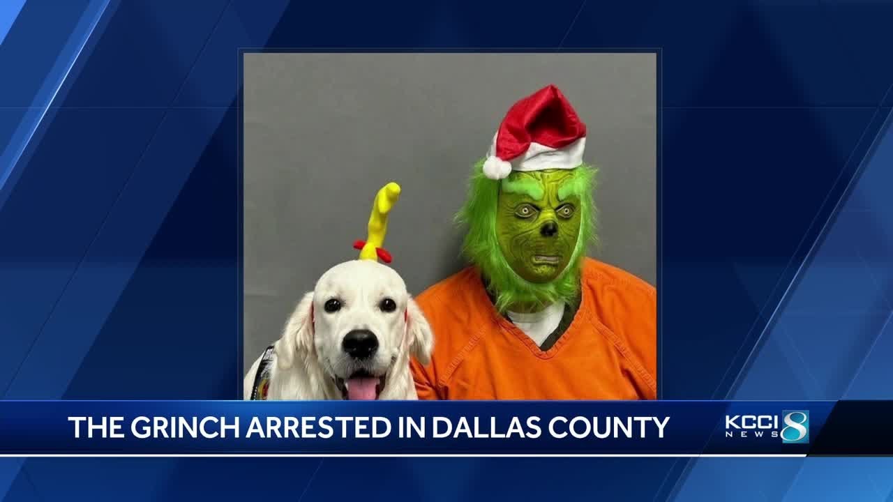The Grinch booked into Dallas County Jail on Christmas Eve - YouTube
