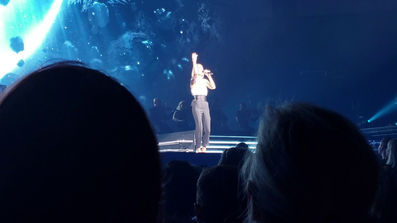 Celine Dion - Courage (Live DEBUT at Quebec September 18th, 2019) - YouTube