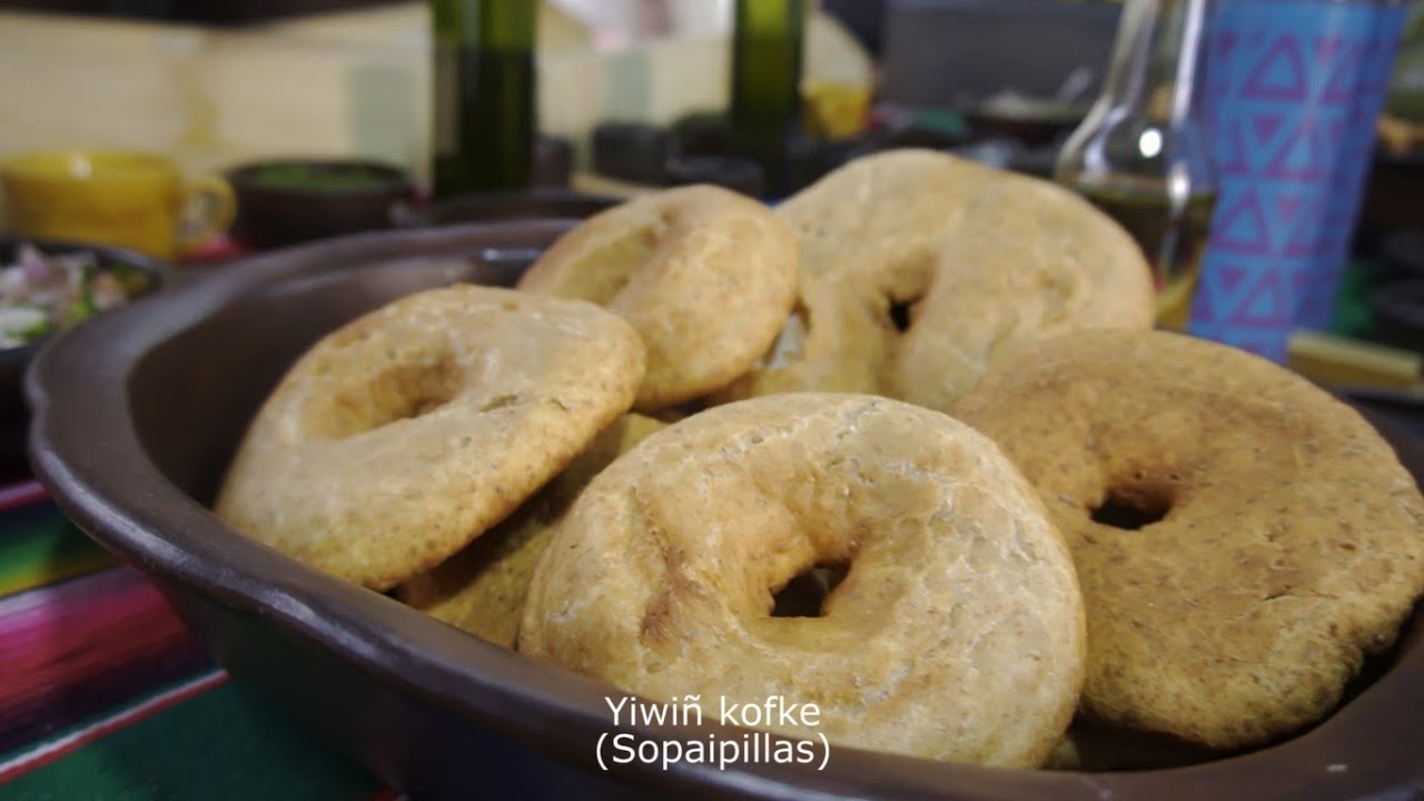 Sopaipillas Mapuche (yiwin kofke) con pebre. 1° taller Gastronomía ...